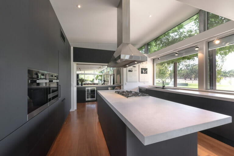 8 Benchtop Colours for Black Cabinets | Caesarstone AU
