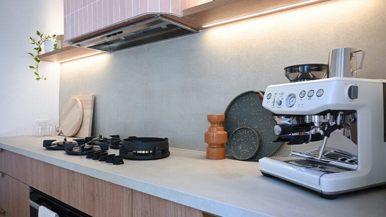 Dream Home : Caesarstone® Porcelain Beige Ciment™ and Fume™