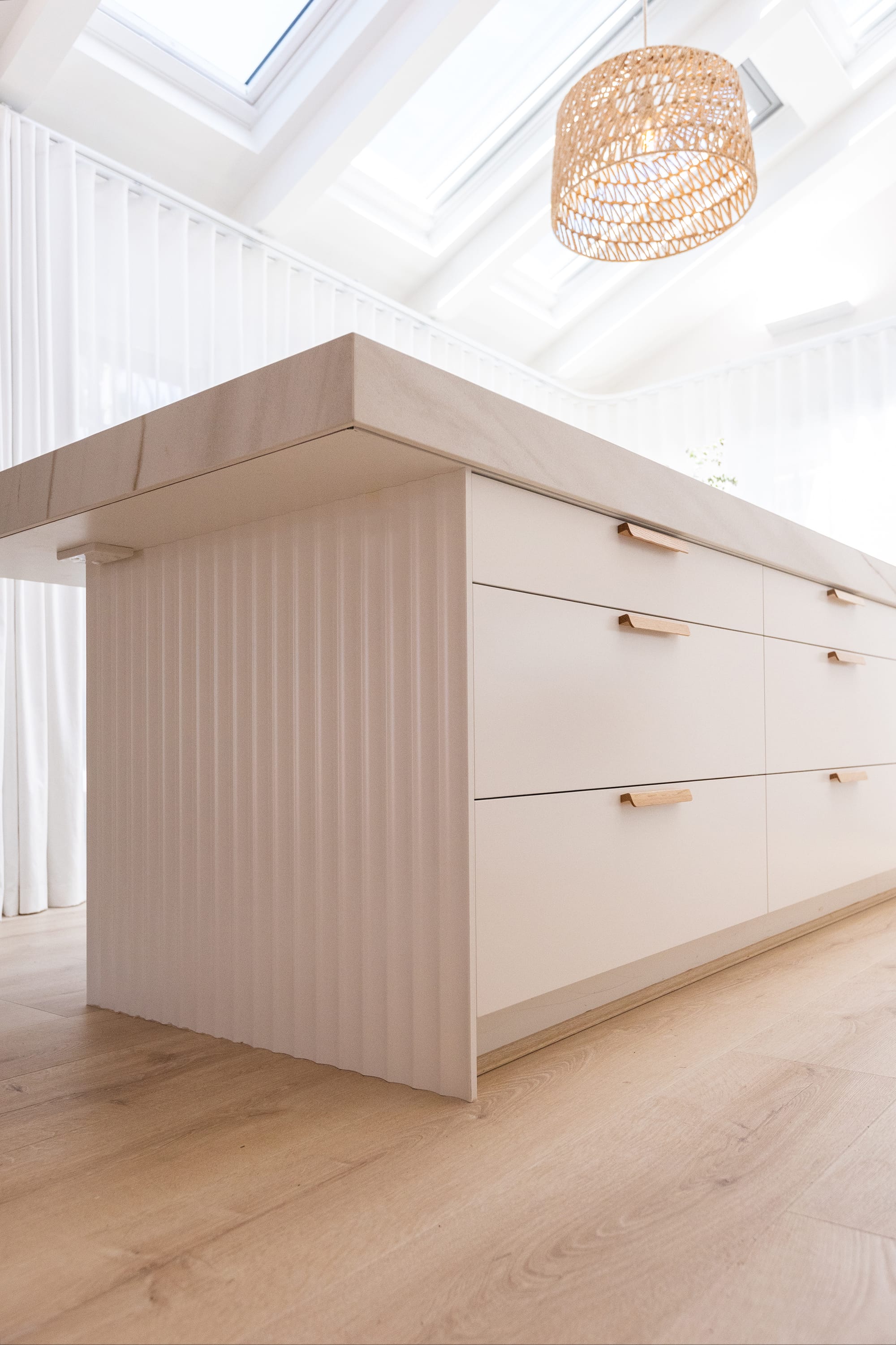 Caesarstone Porcelain, Mirabel, and Sleet - Dream Home Kitchens